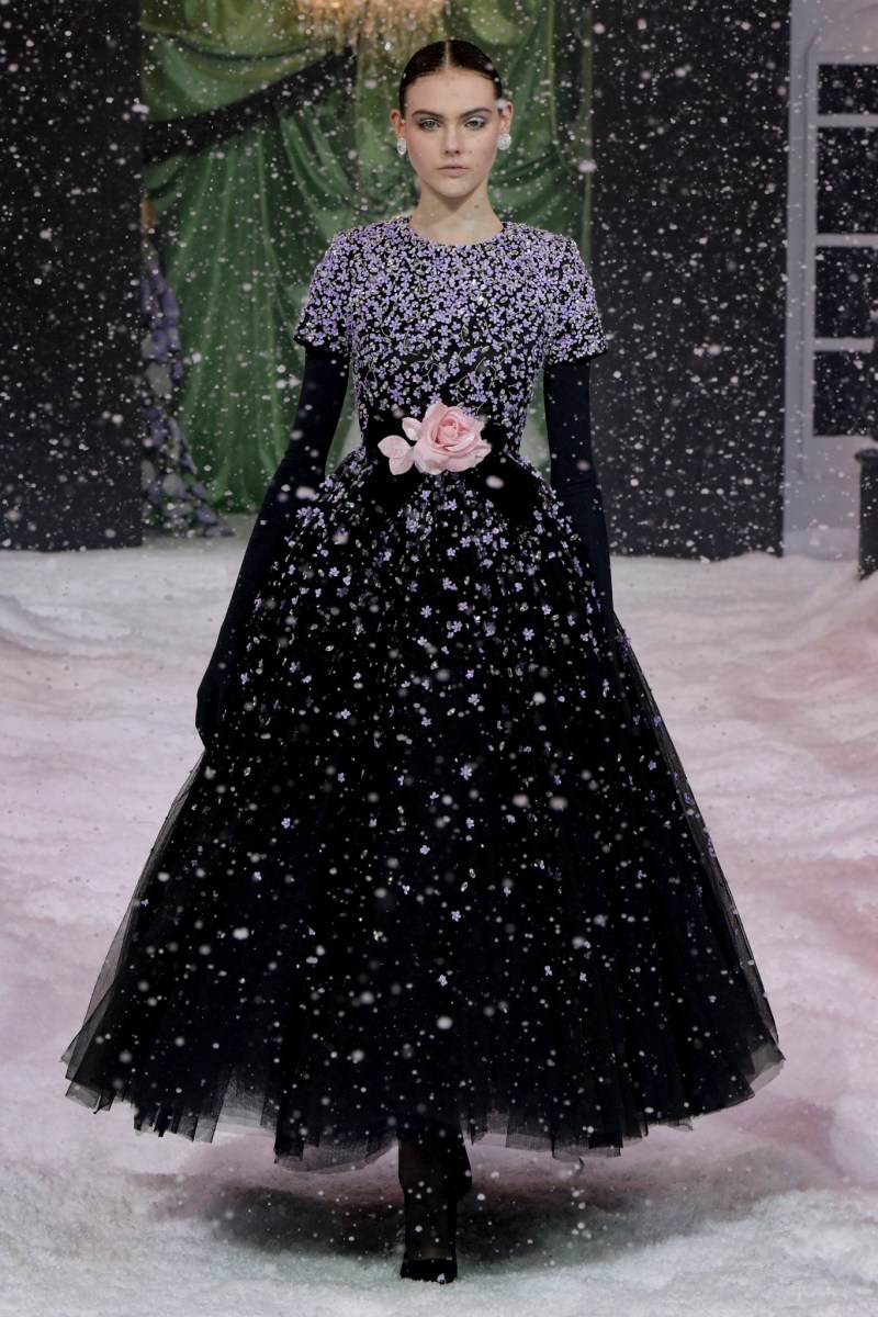 Richard Quinn Brings Back 60's Inspired Glam For Fall 2025