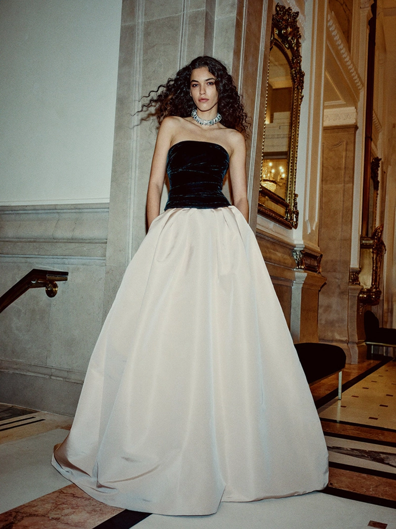 New York City Takes Center Stage In This Monique Lhuillier Fall ‘25 ...