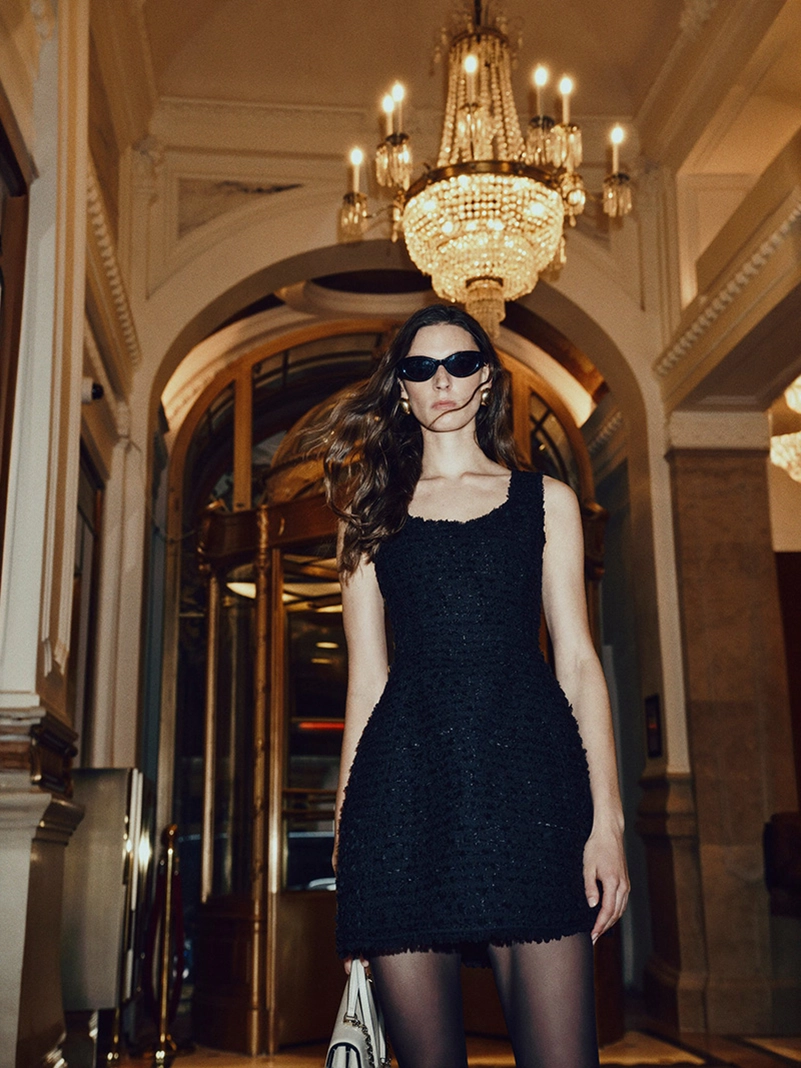 New York City Takes Center Stage In This Monique Lhuillier Fall ‘25 ...