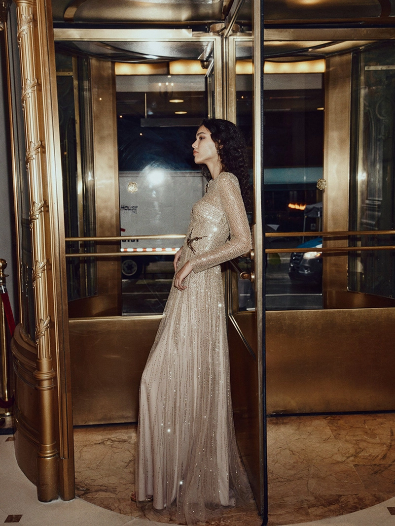 New York City Takes Center Stage In This Monique Lhuillier Fall ‘25 ...