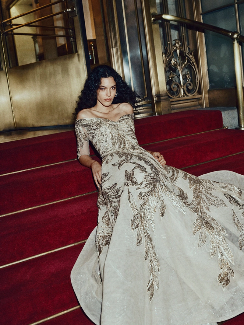 New York City Takes Center Stage In This Monique Lhuillier Fall ‘25 ...