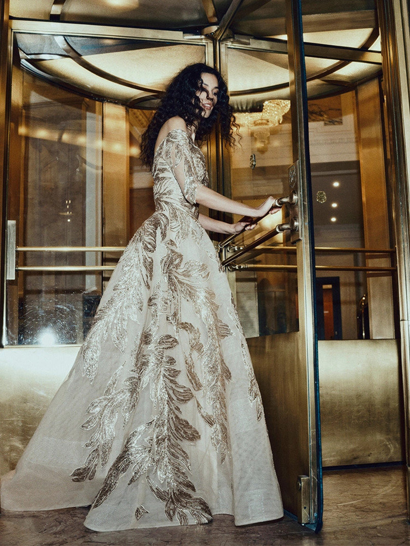 New York City Takes Center Stage In This Monique Lhuillier Fall ‘25 ...