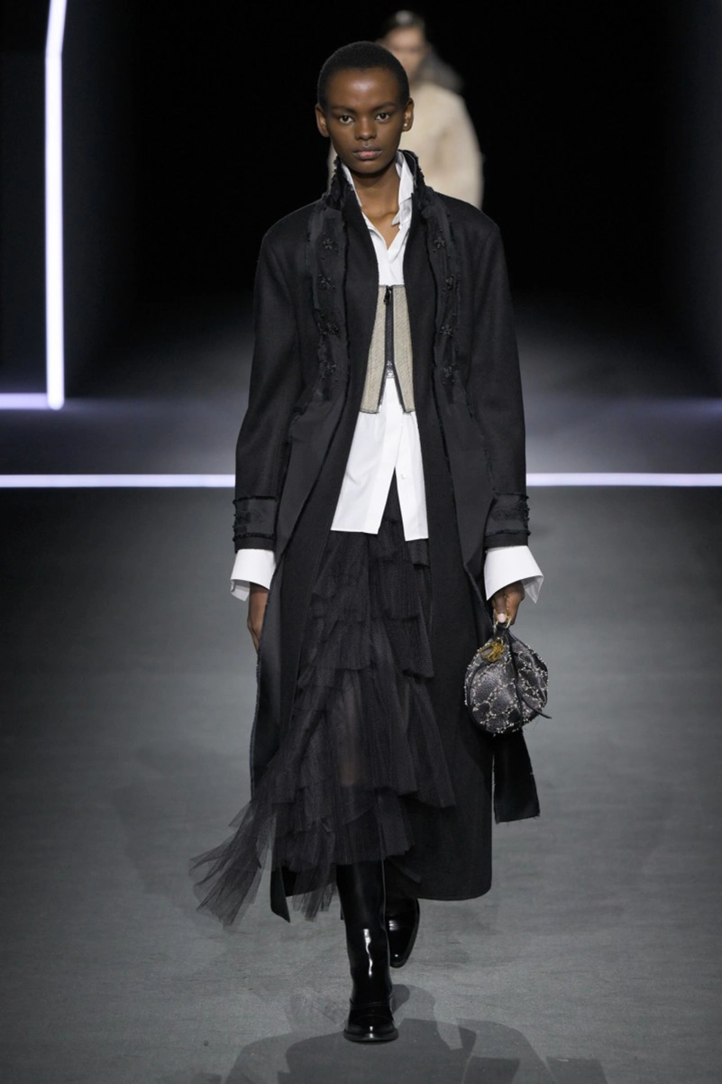 Sophisticated With A Touch Of Romance: See Dior's Fall 2025 Collection