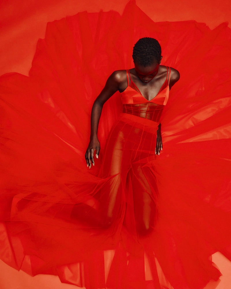 David Koma Brings The Bond Girls To Life With This PF25 Collection