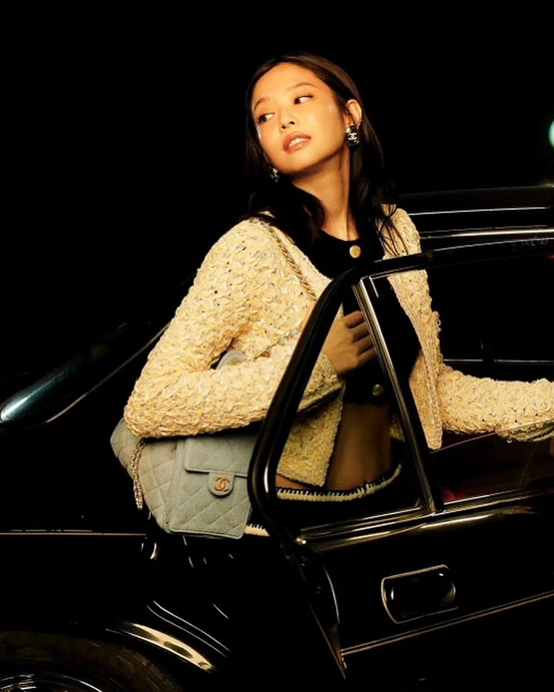 See Jennie Slay In The New CHANEL 25 Handbag Campaign