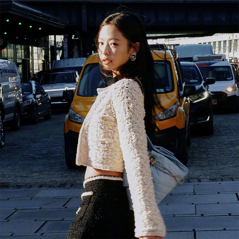 See Jennie Slay In The New CHANEL 25 Handbag Campaign