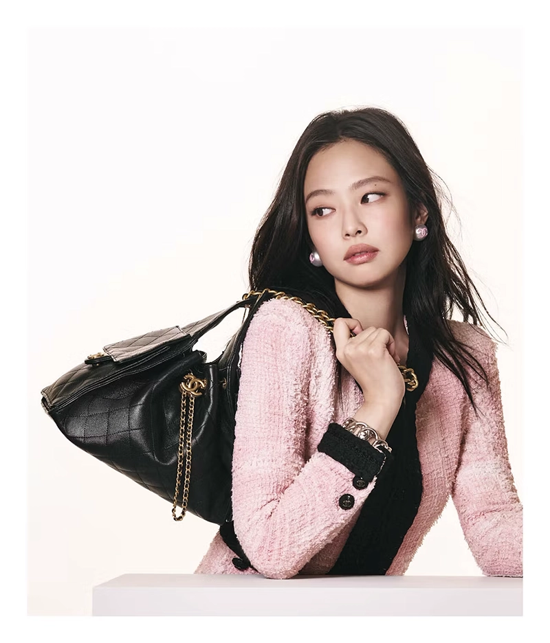 See Jennie Slay In The New CHANEL 25 Handbag Campaign