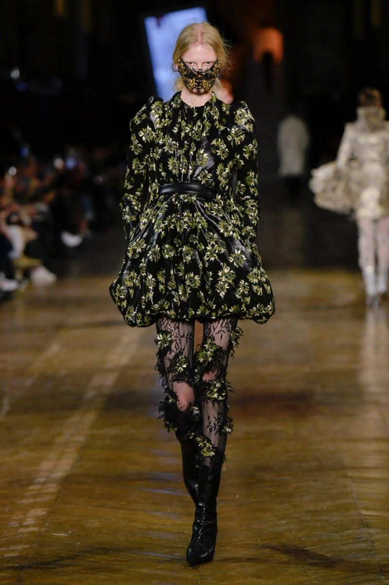 Alexander McQueen Fall 2025 Collection Pays Homage To Its Rebellious Roots