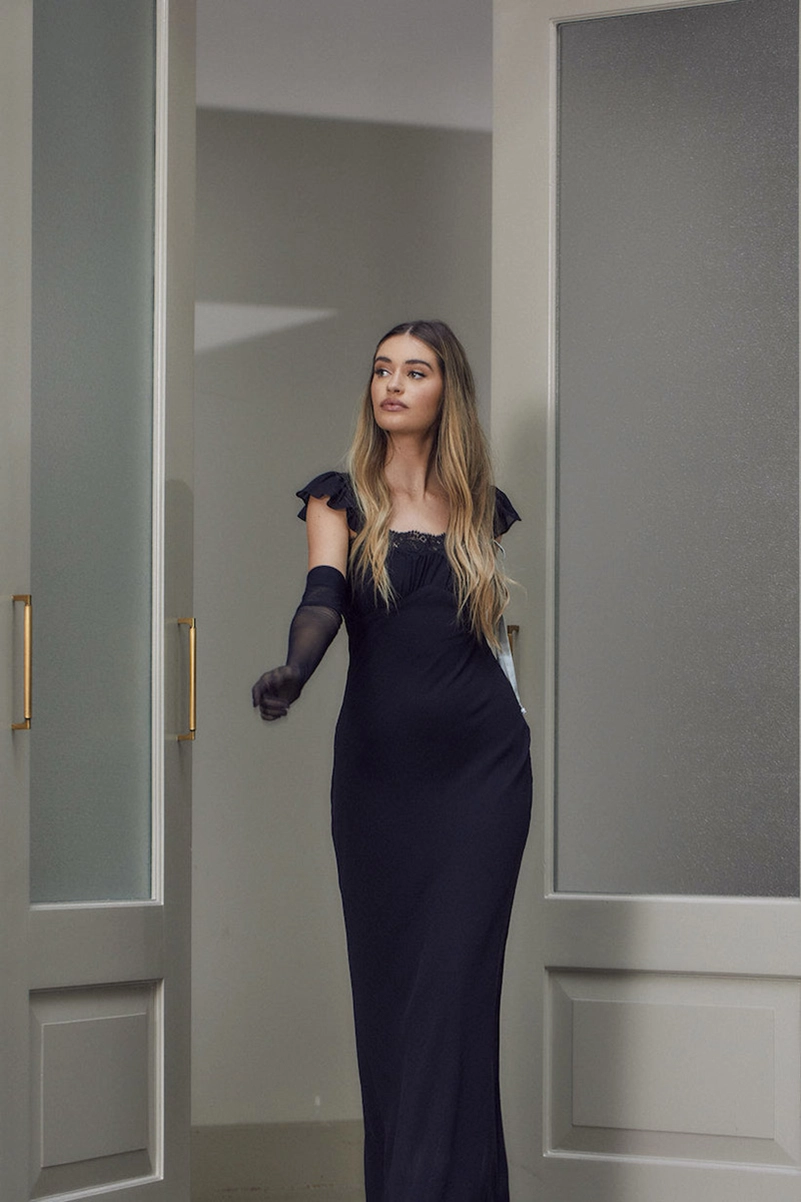 Stone Cold Fox Ticks All The Right Style Boxes