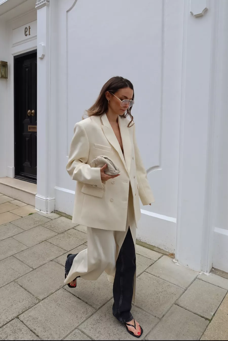 10 Effortless Ways To Wear Thong Sandals