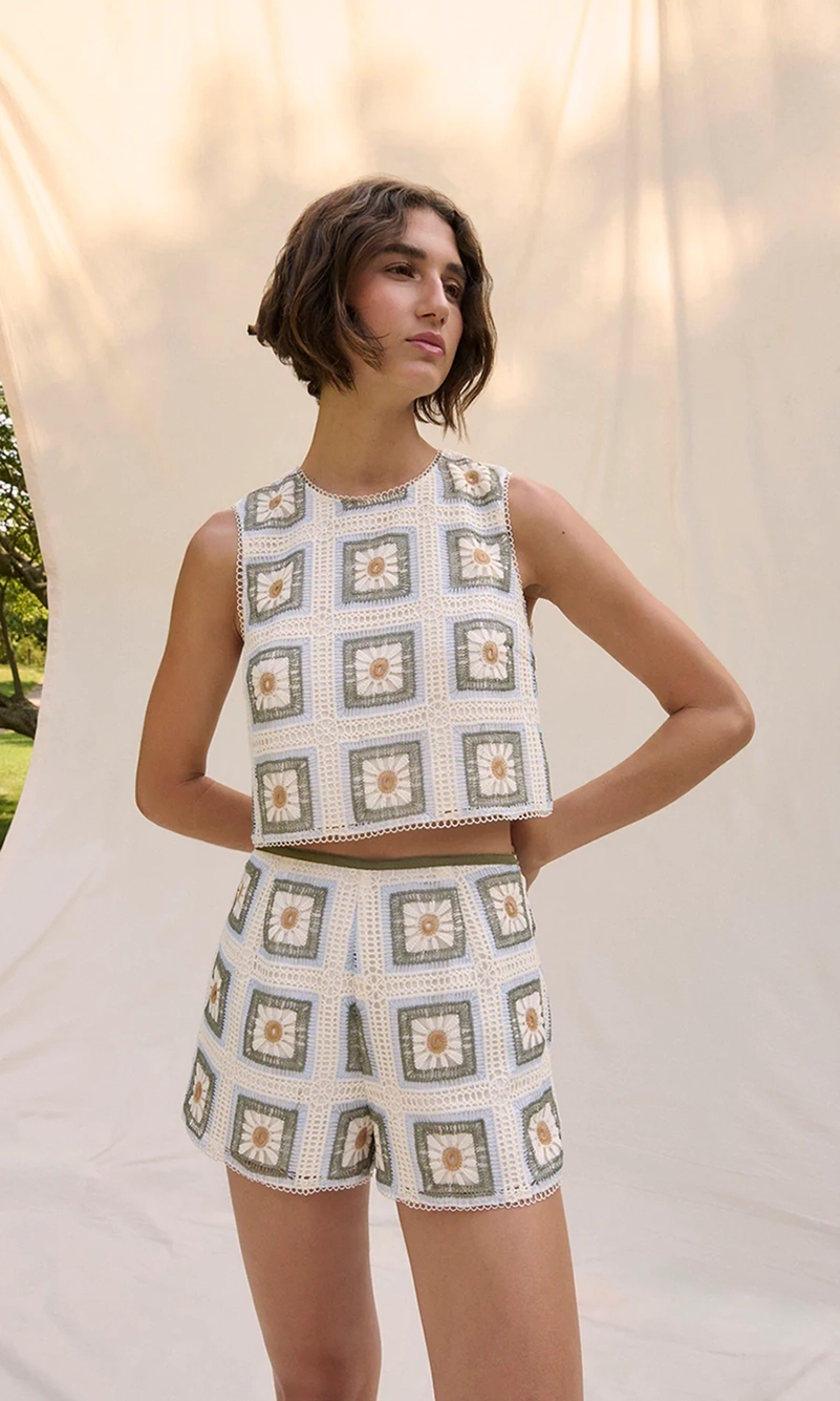 Saylor Makes Cottagecore Feel Grown-Up And Gorgeous