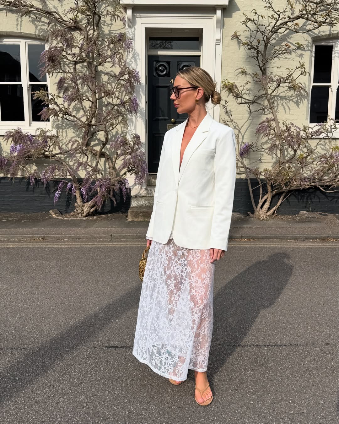 10 Dreamy Lace Skirt Outfits That Define Modern Romance