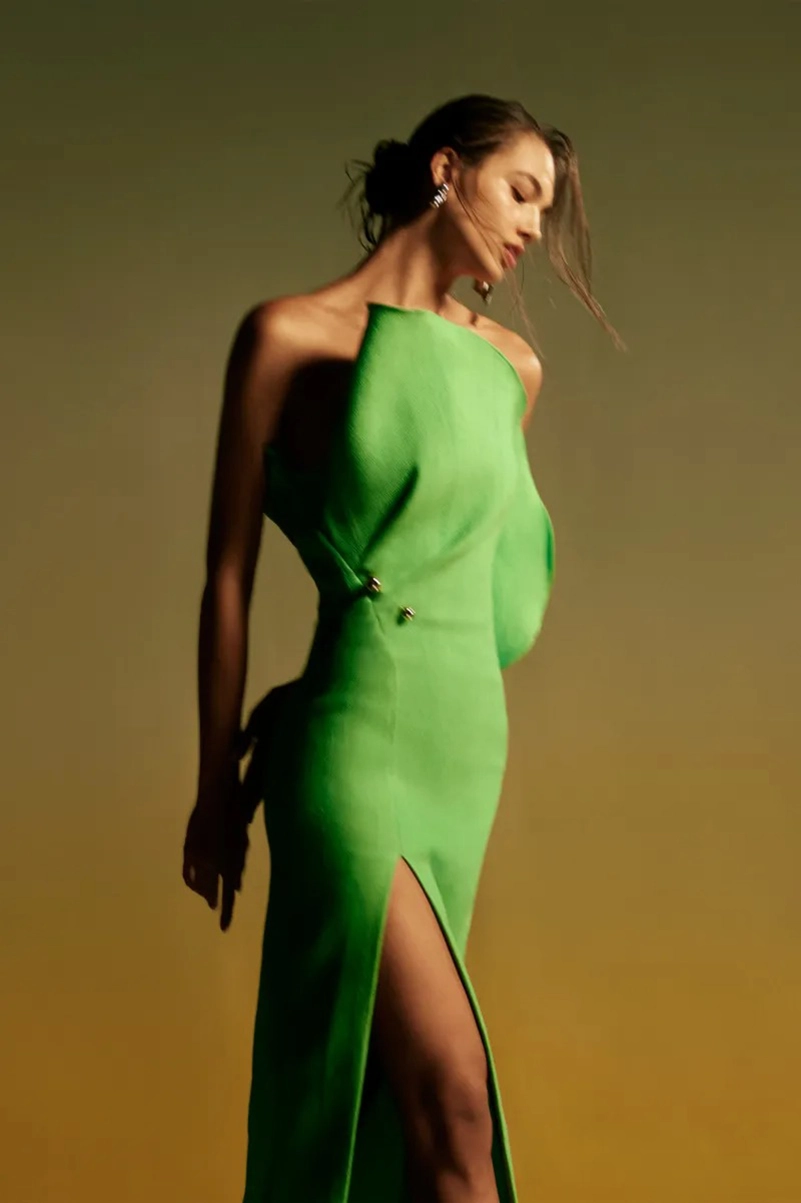 Monique Lhuillier's Spring 2026 Collection Balances Soft Femininity ...