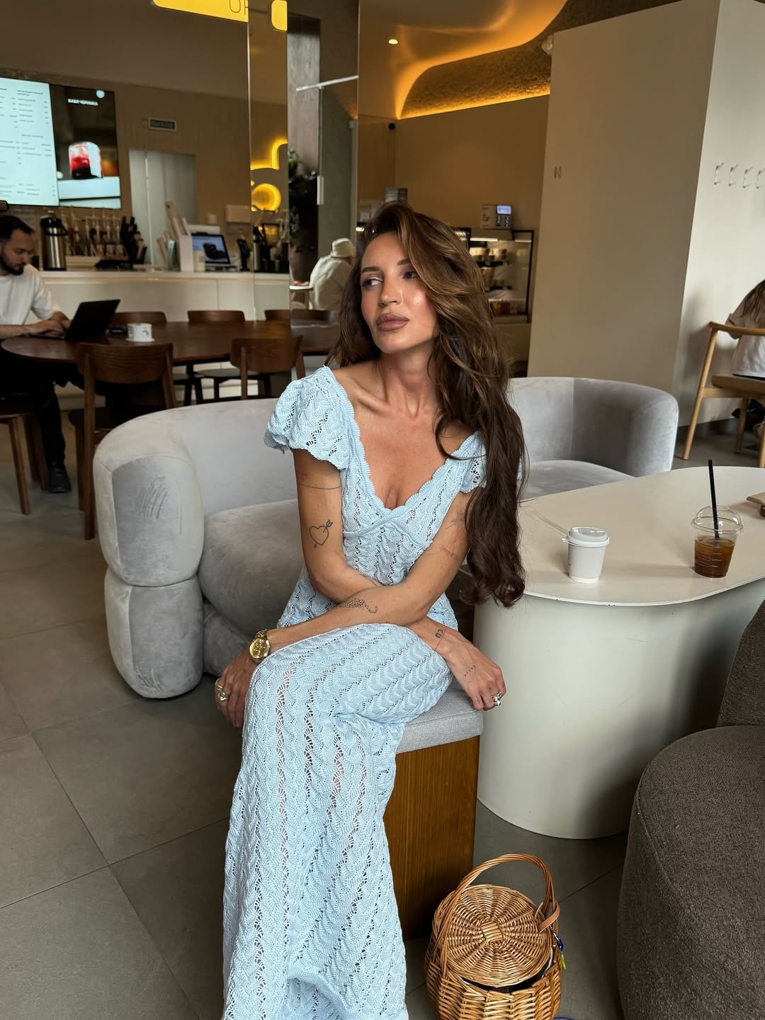10 Dreamy Ways To Style The Baby Blue Color Trend