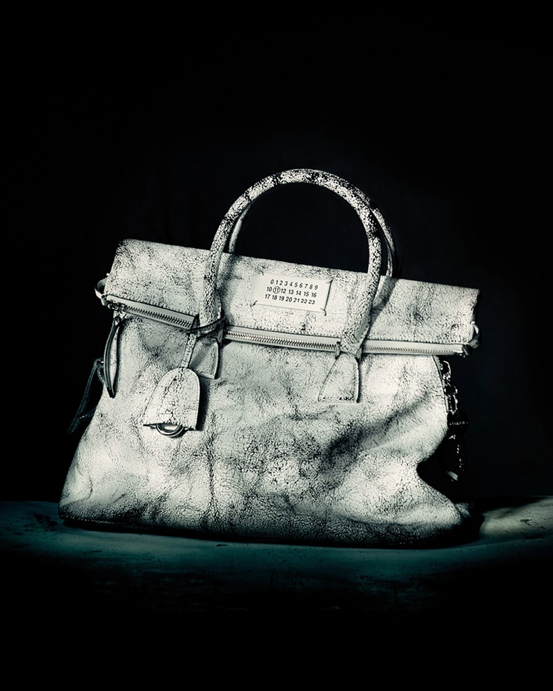 Miley Cyrus Fronts Maison Margiela Fall 2025 In Body Paint And Boots