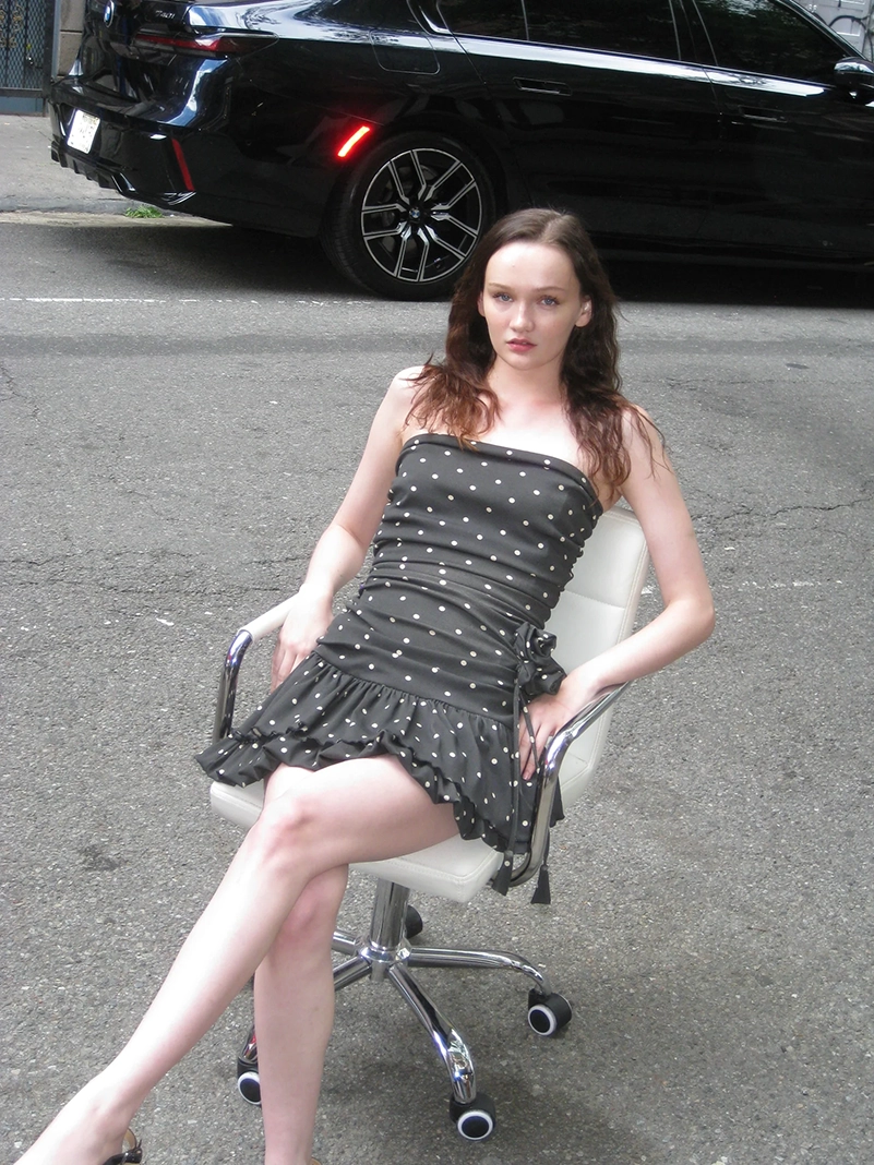 Zemeta Turns 9 To 5 Dressing Into A Style Fantasy