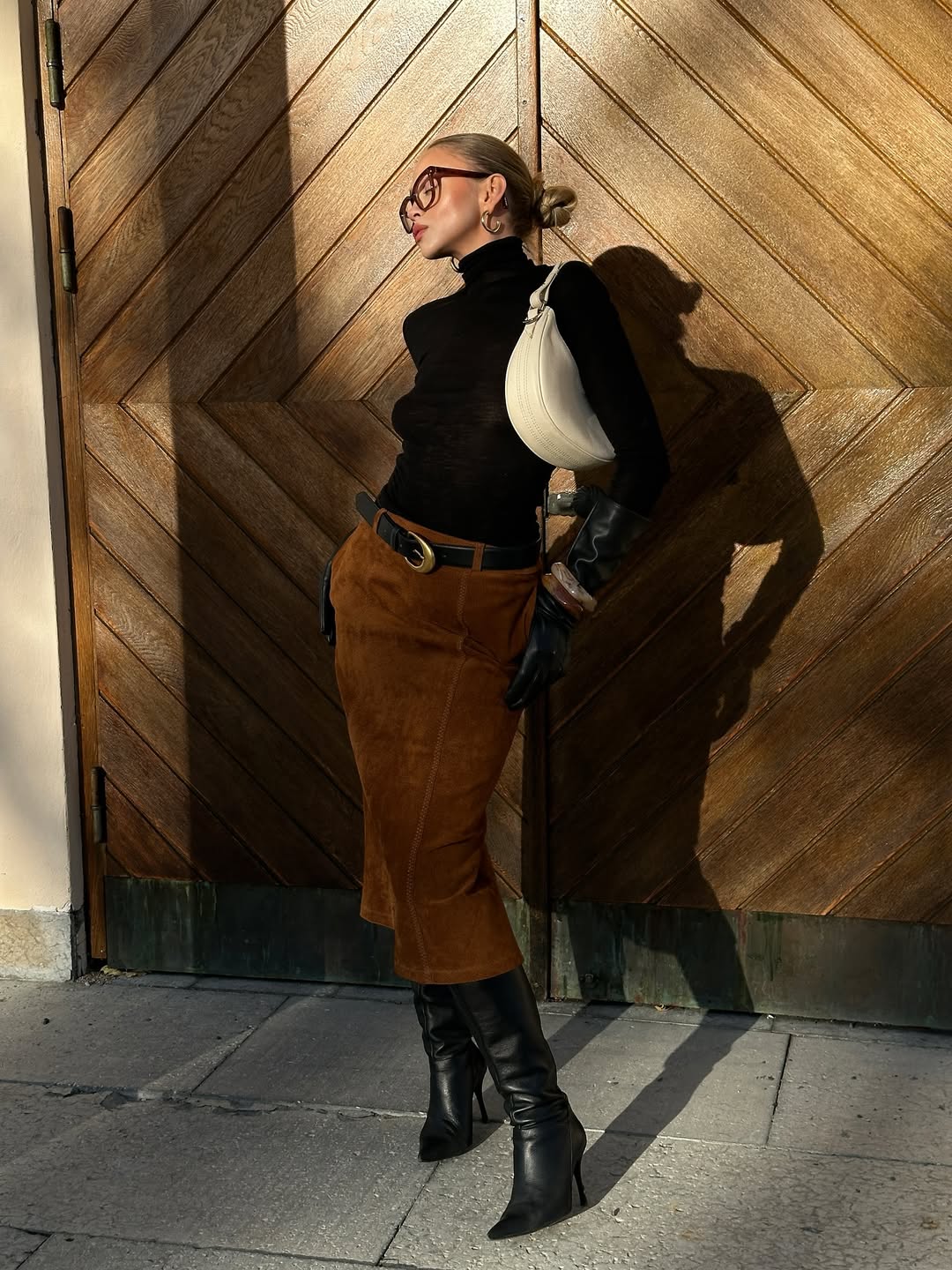 10 Suede Outfit Ideas To Channel Fall Energy