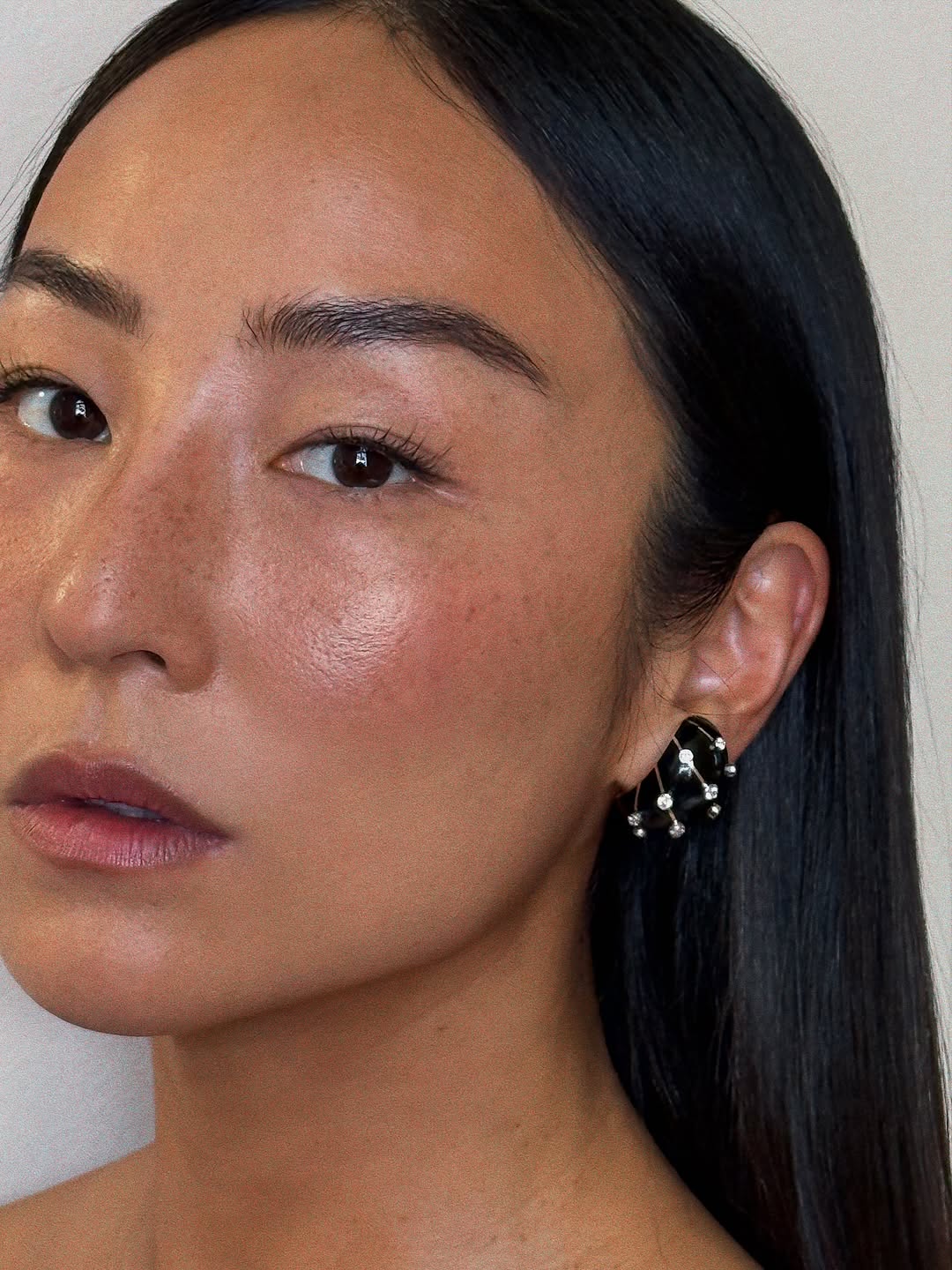A Professional MUA Guide To Natural, Glowy Skin