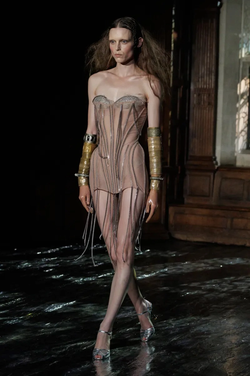 Fearless Energy Drives Dilara Findikoglu Spring 2026