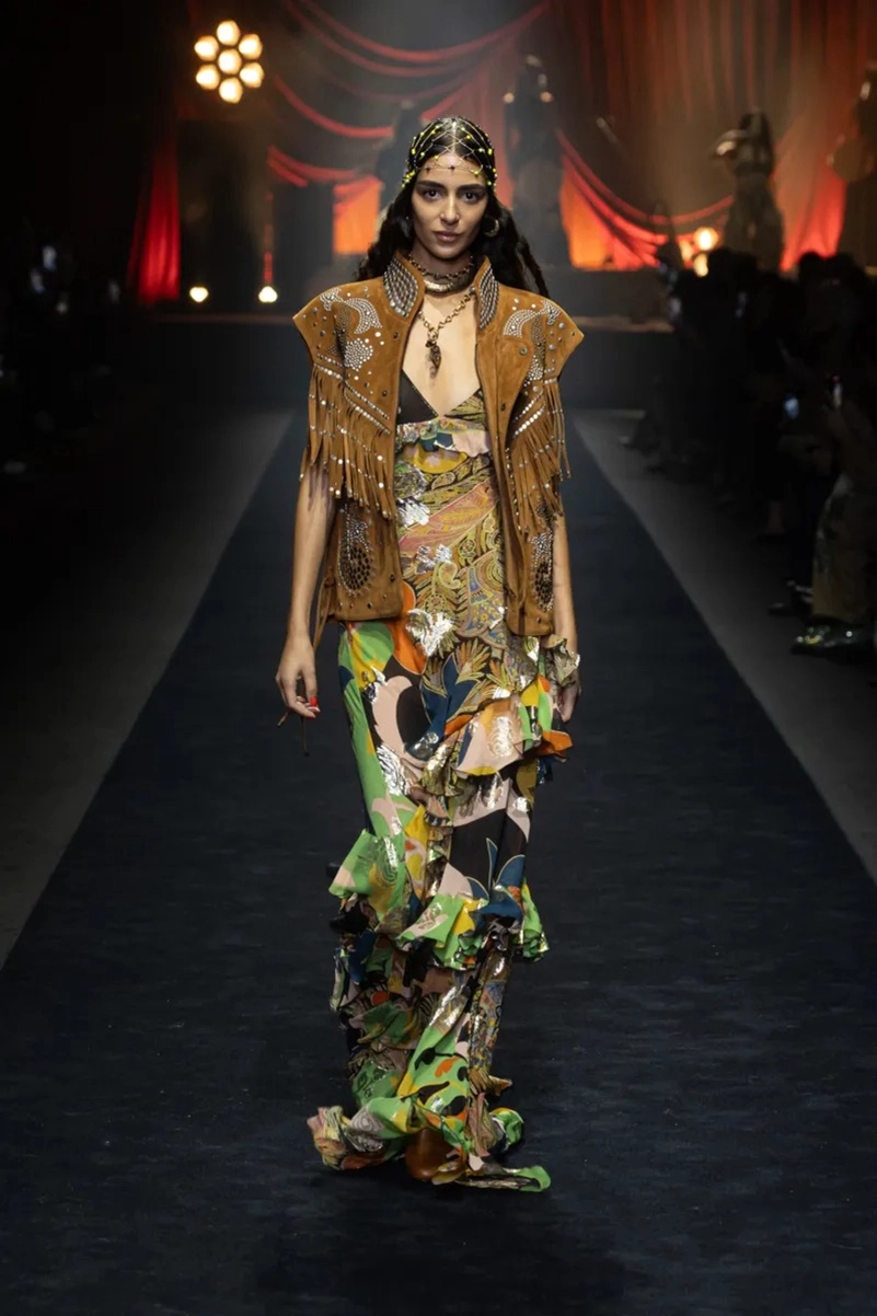 Etro Spring 2026 Shapes A Joyful Future For Maximalist Dressing