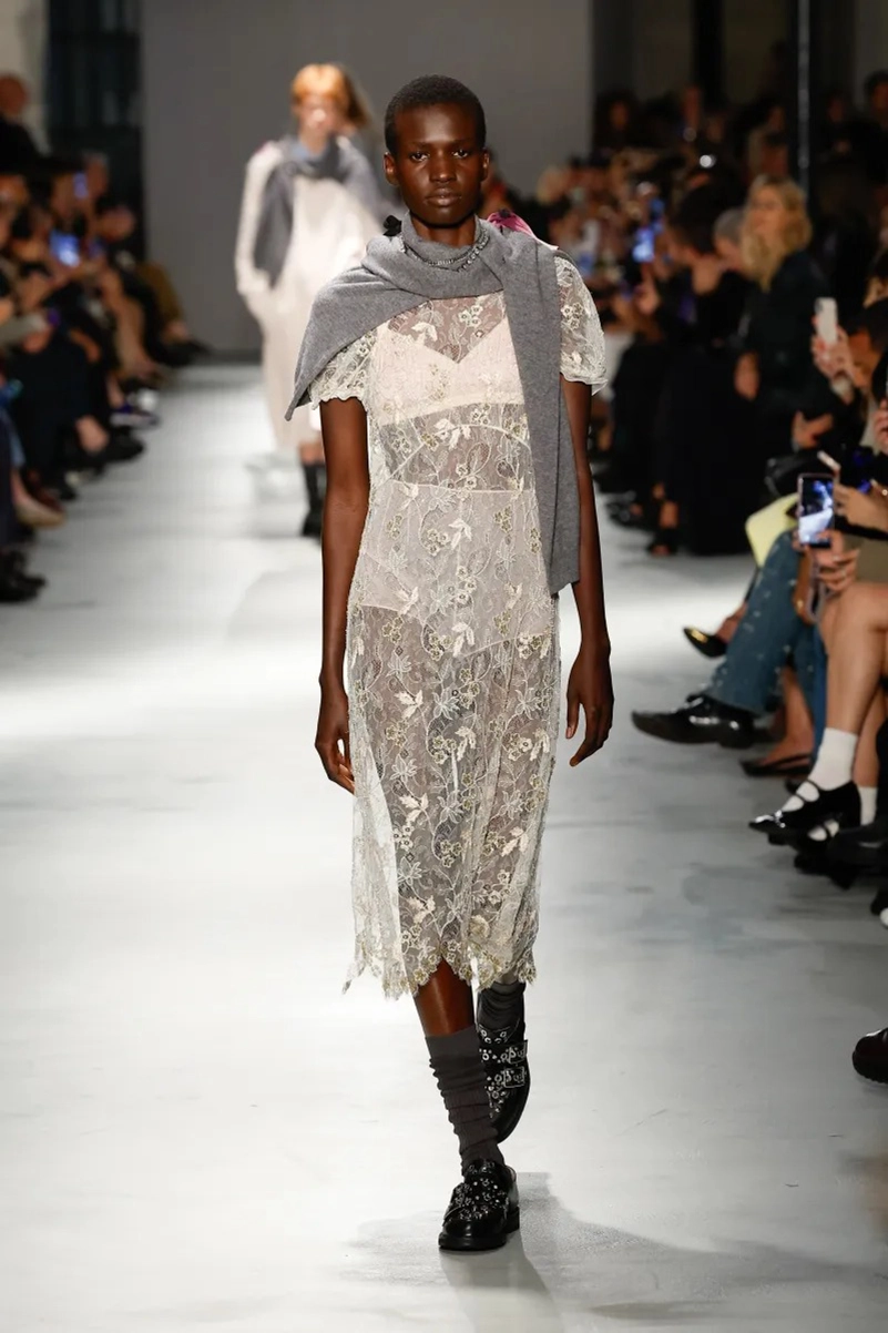 No. 21 Spring 2026 Turns 90s Memories Into Modern Fashion
