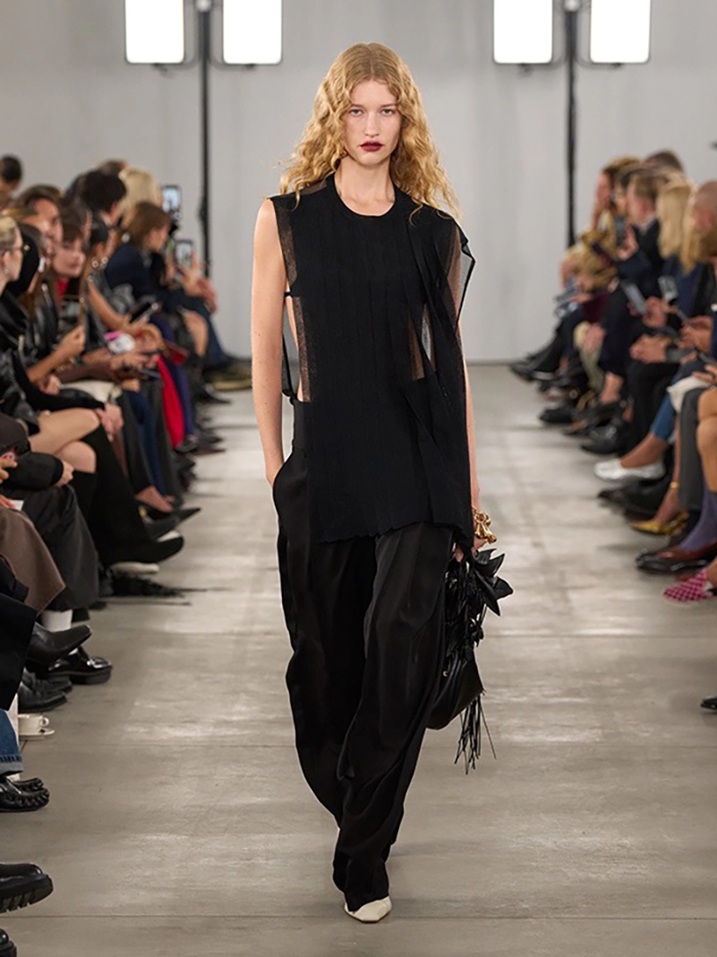 Sportmax Spring 2026 Shapes Relaxed Silhouettes With Sharp Attitude