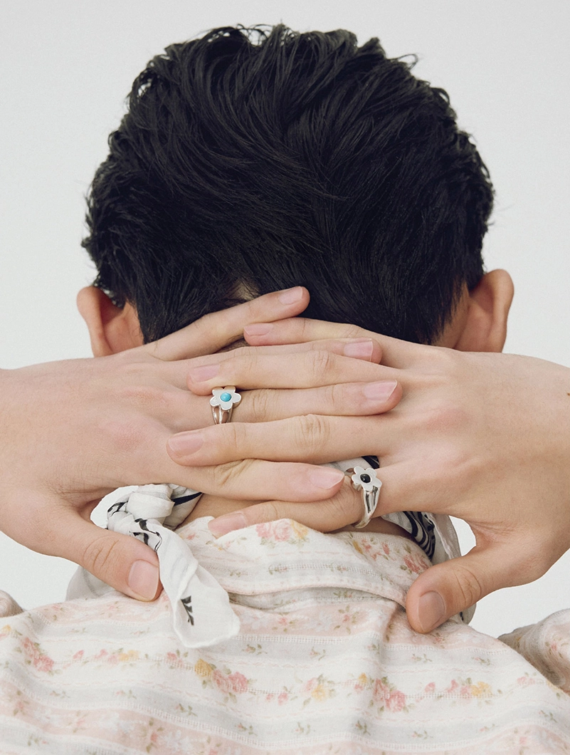 Numbering Jewelry Pieces Lets Metal Speak Without Overstatement