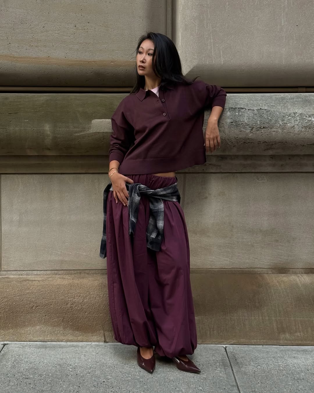 10 Balloon Pant Outfits That Are Effortlessly Cool For Fall