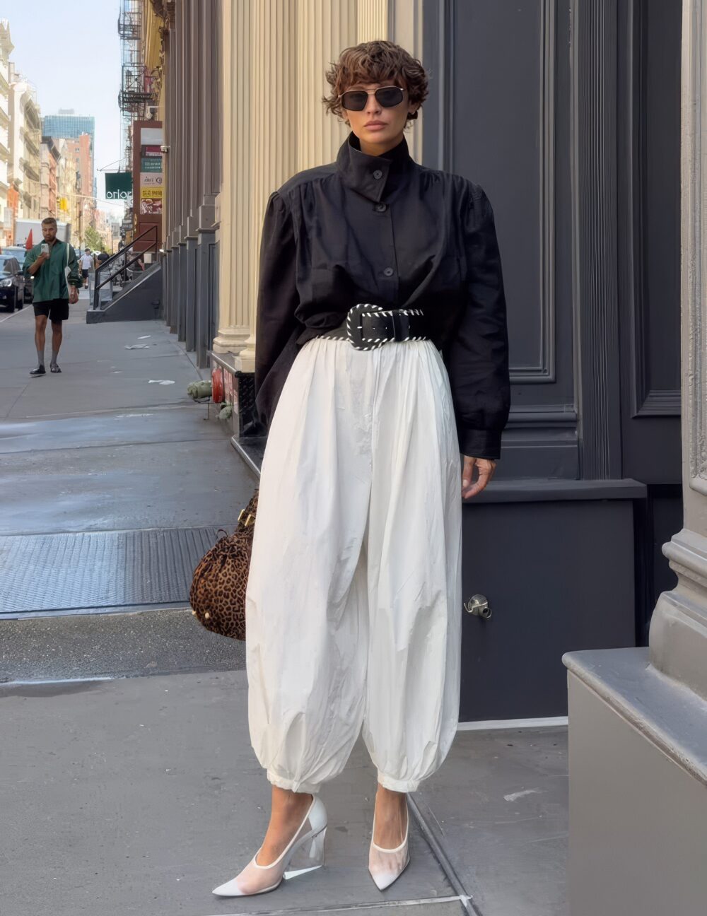 10 Balloon Pant Outfits That Are Effortlessly Cool For Fall