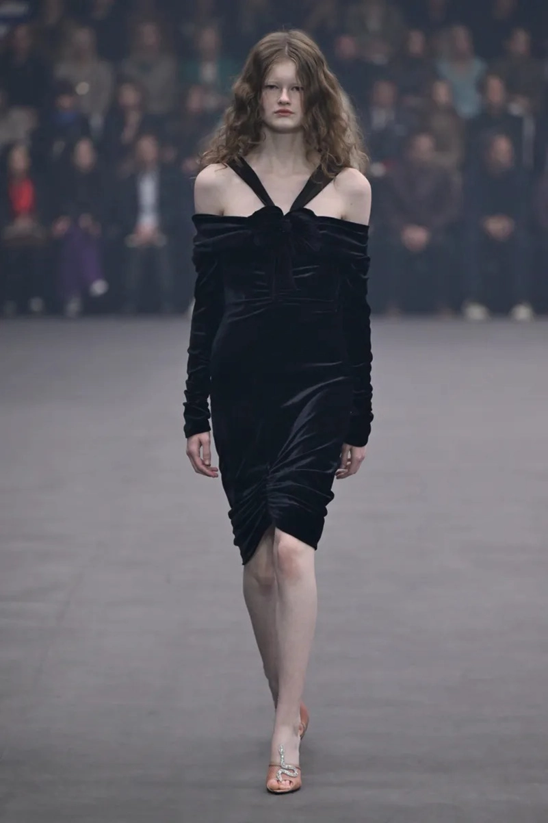 Valentino Spring 2026 Glows With Fireflies And Emotion