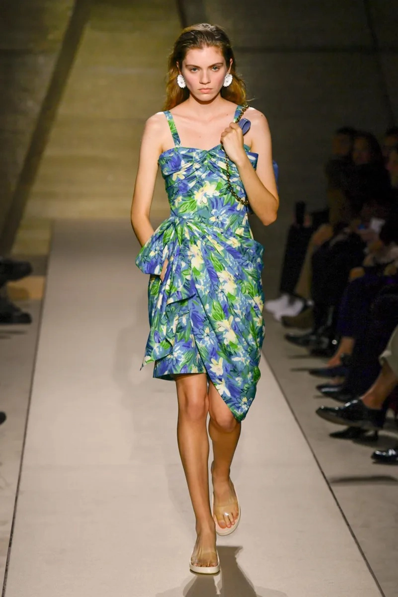 Chloé Spring 2026 Reimagines Femininity With A Free Spirit