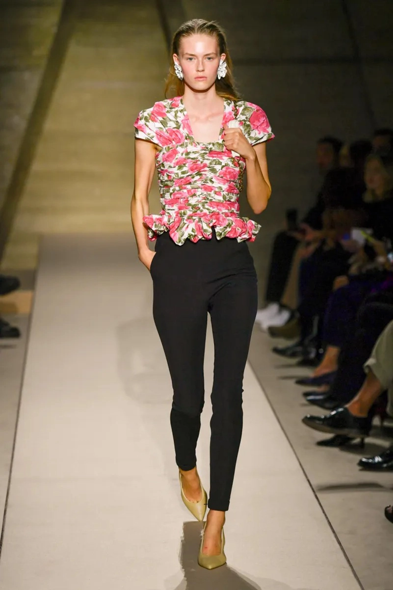 Chloé Spring 2026 Reimagines Femininity With A Free Spirit