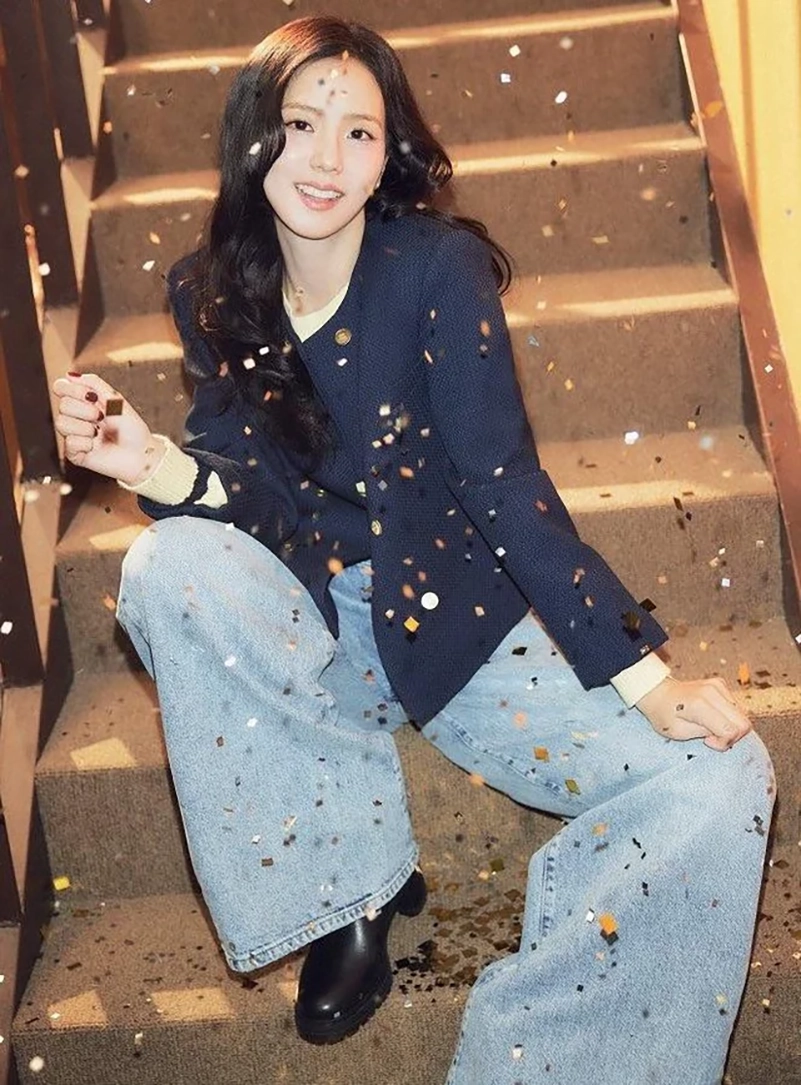 When Jisoo Meets Tommy Hilfiger Holiday Style