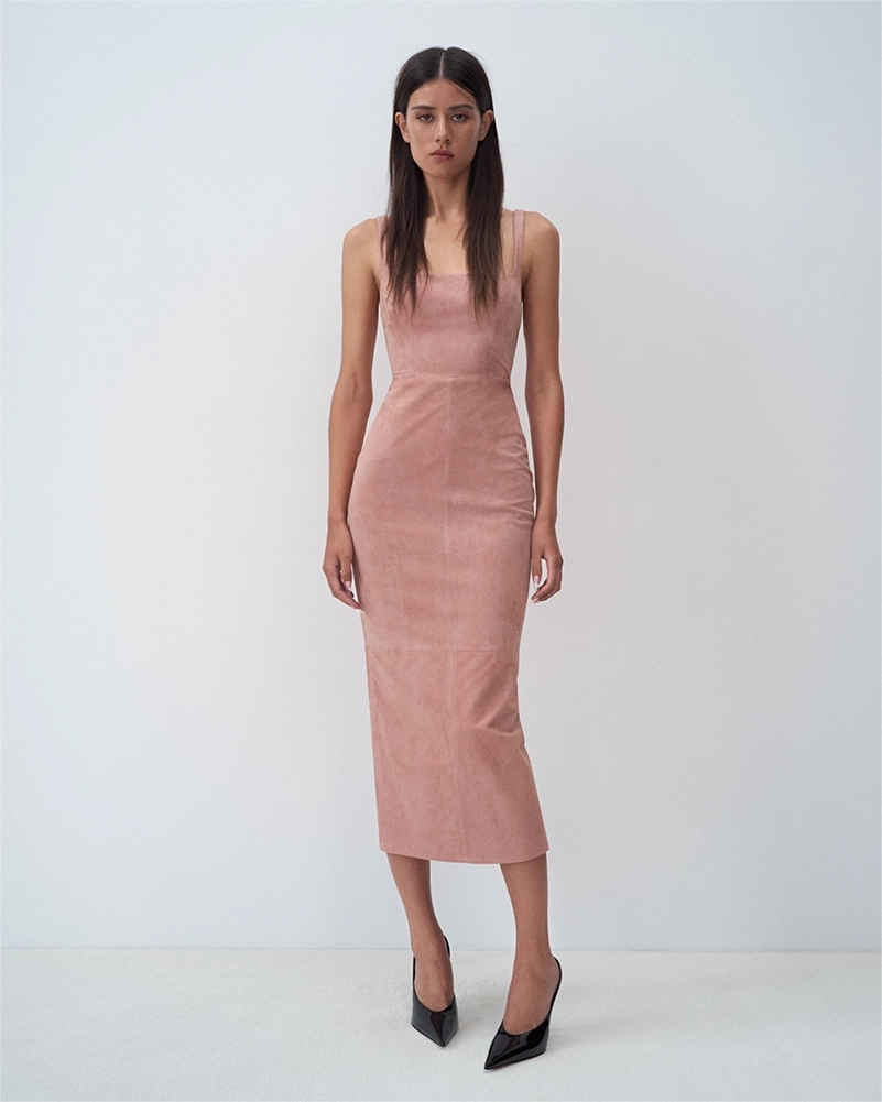 Alex Perry FW25 Refines Eveningwear With Edge