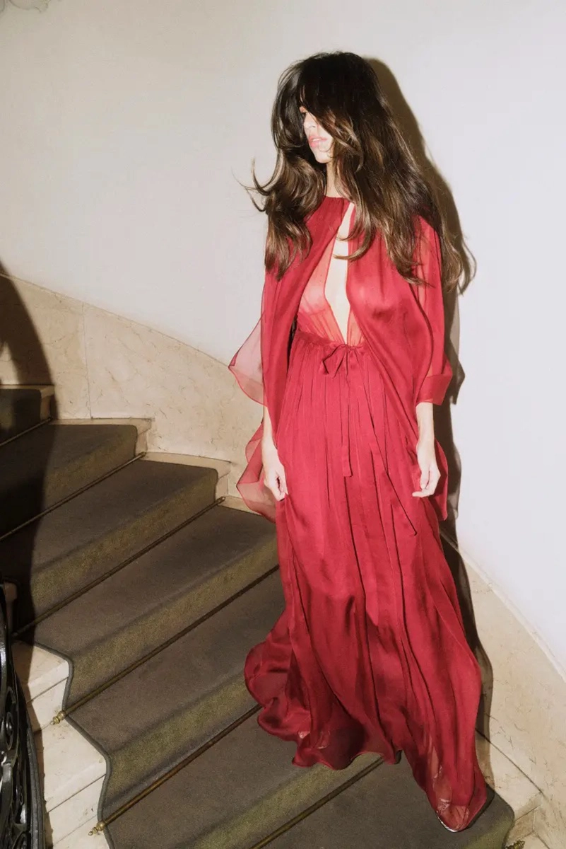 Alberta Ferretti Pre-Fall 2026 Delivers Modern Feminine Glamour