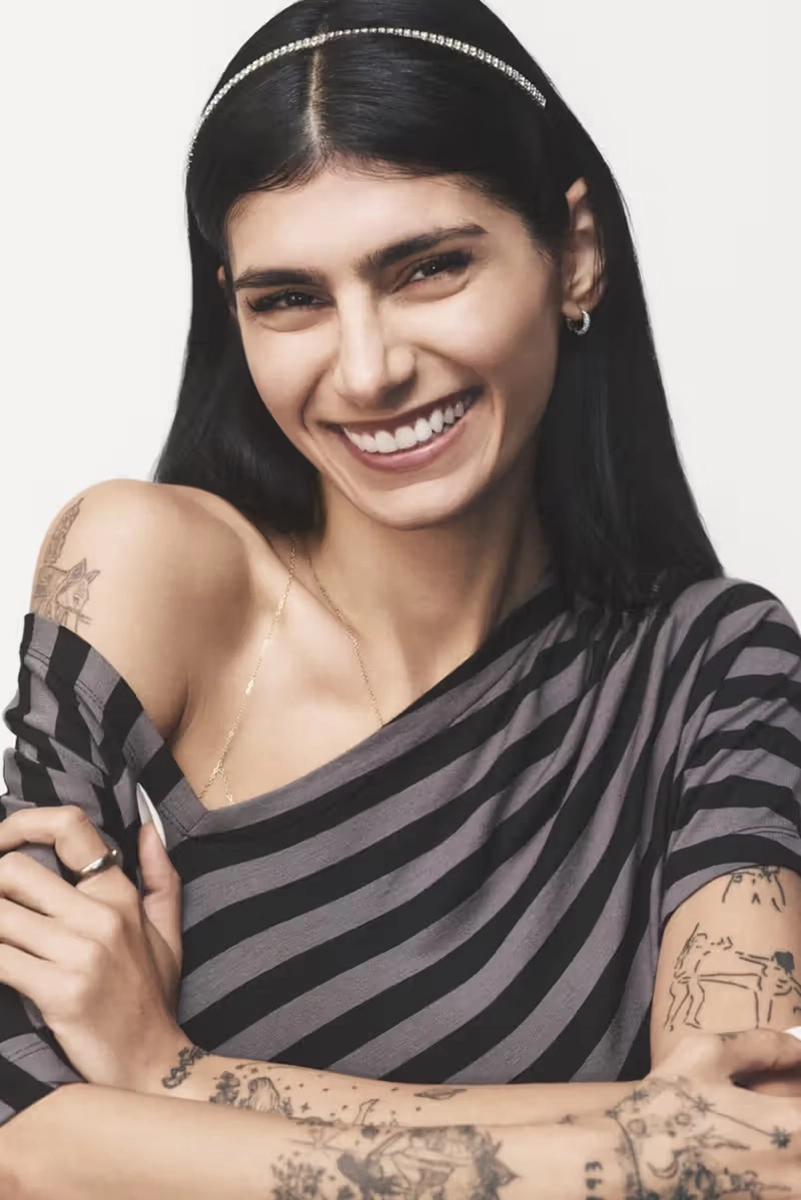 Mia Khalifa Shapes The Mood Of Peachy Den FW25