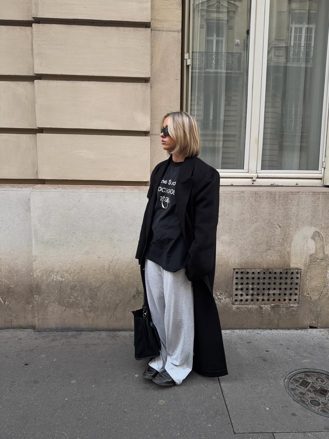 This Outfit Lets You Wear Sweatpants Without The Guilt