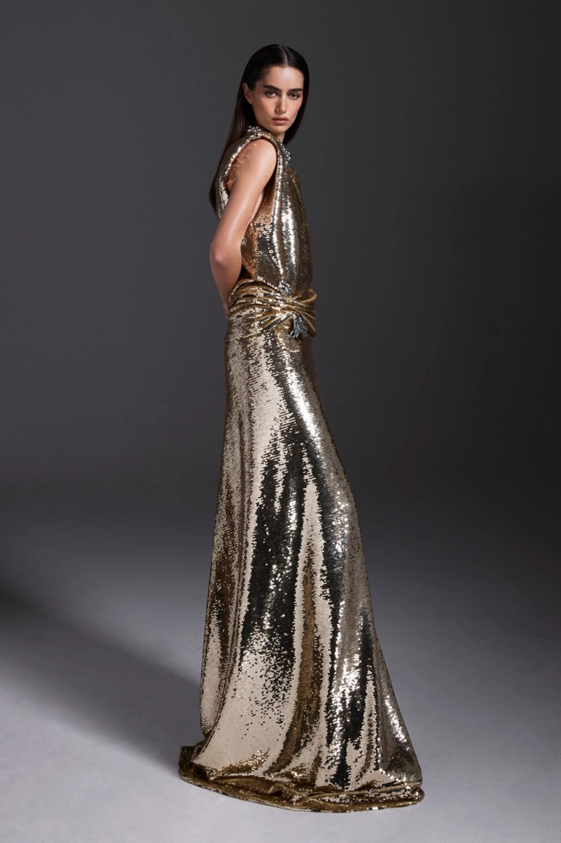 Monique Lhuillier Fall 2026 Signals A Shift In Modern Eveningwear
