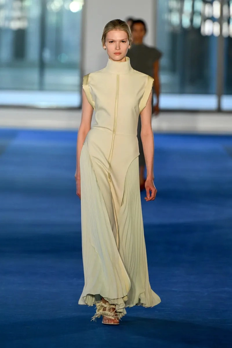 Rachel Scott’s Proenza Schouler Fall 2026 Unveils Asymmetric Tailoring ...
