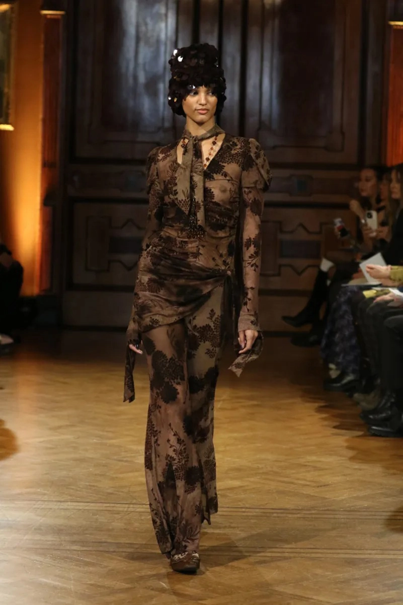 Anna Sui Fall 2026 New Romantic Runway Review