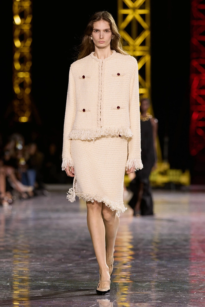 Chanel Fall 2026 Runway By Matthieu Blazy Explores Day To Night ...