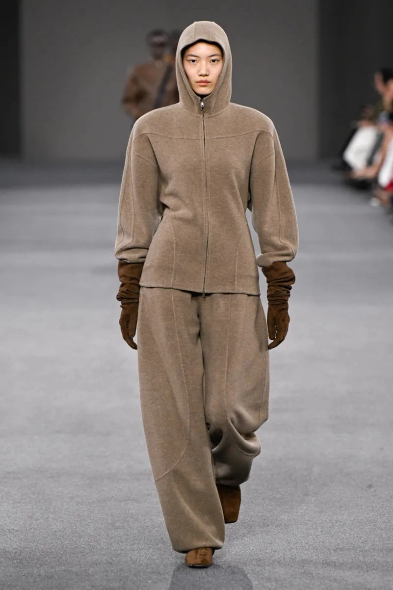 Max Mara Fall 2026 Suede, Wool, And Hardware Define Runway Looks