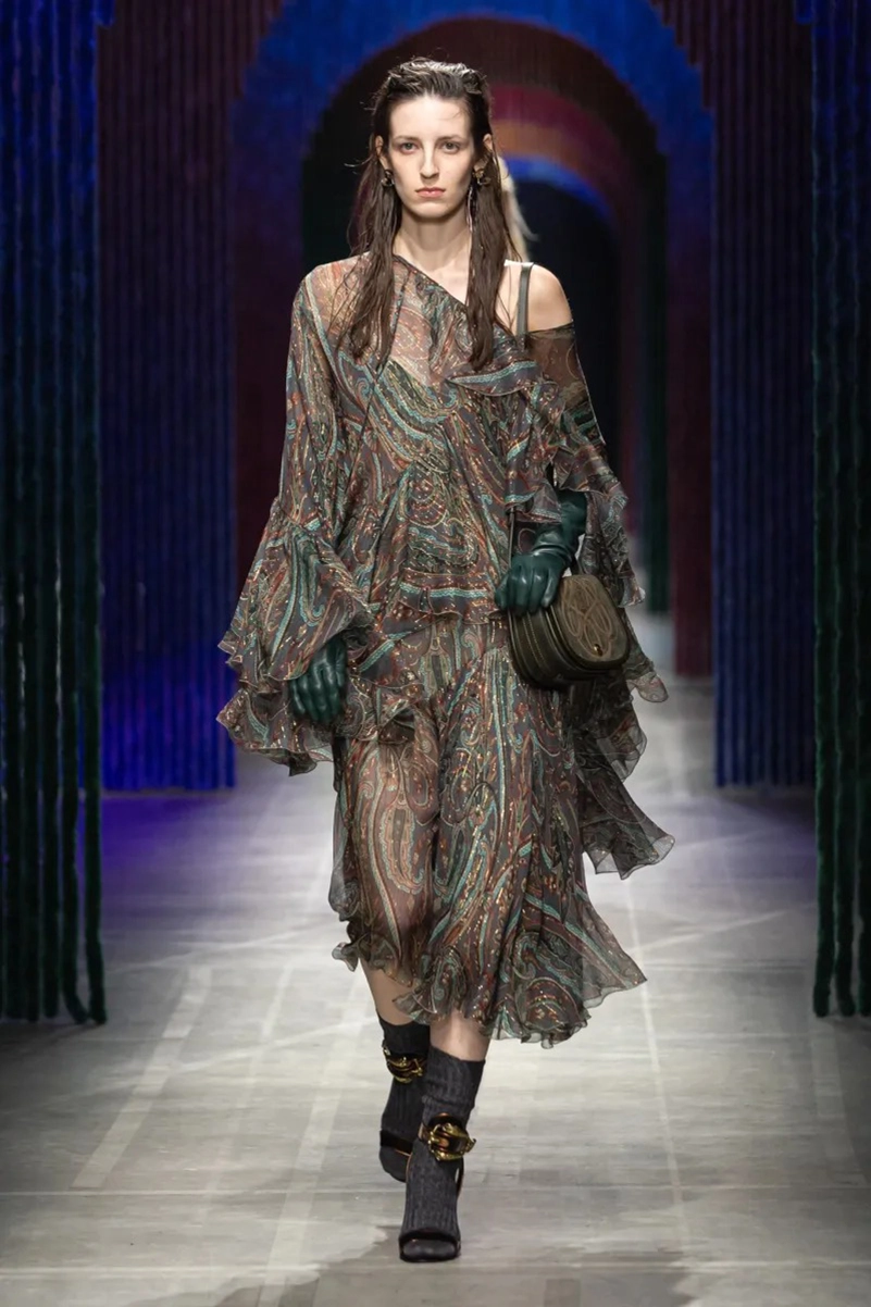 Etro Fall 2026 Military Coats And Paisley Dresses Shape The Runway