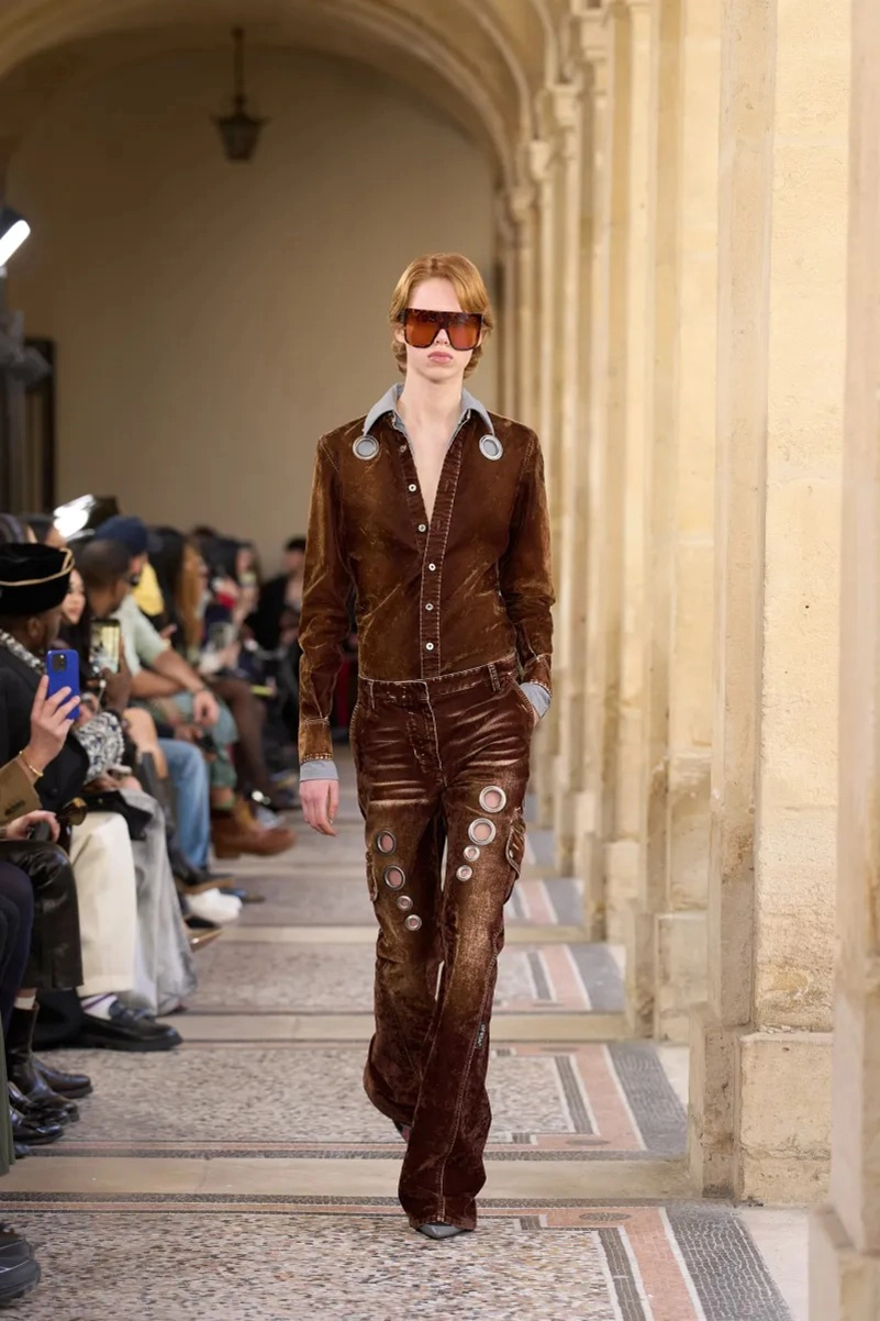 Off-White Fall 2026 Connects Jazz Styling To Contemporary Wear