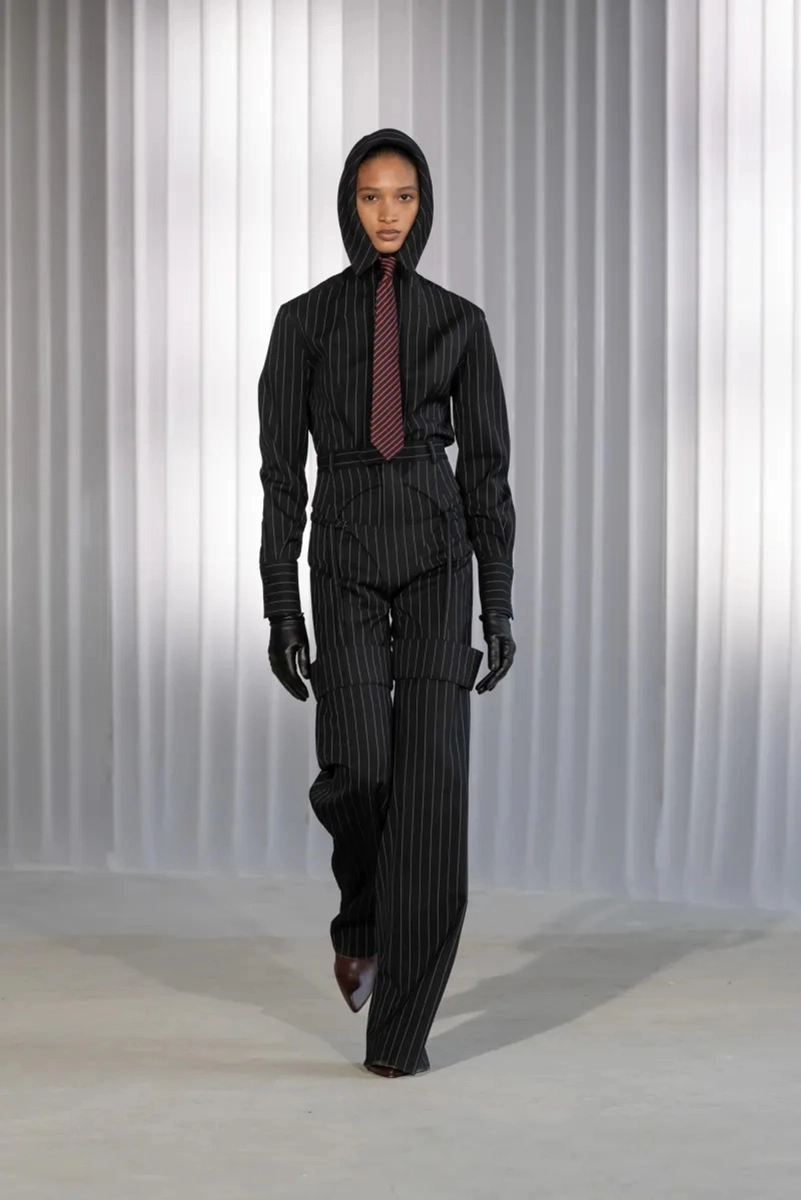 Jean Paul Gaultier Fall 2026 Centers Structure, Shape, And Gender Fluid ...