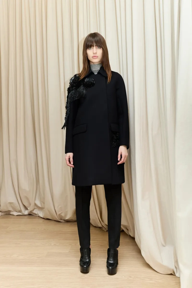 Dice Kayek Fall 2026 Collection, Tailored Jackets, Peplum Dresses, And ...