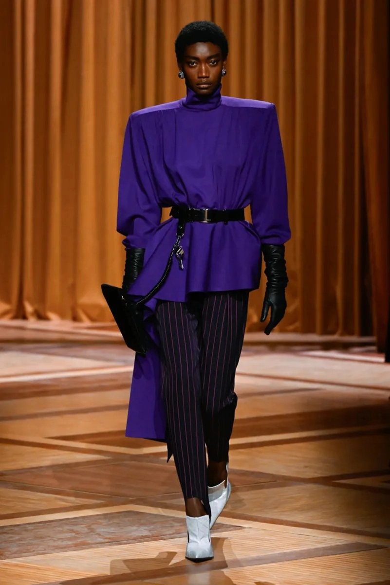 Mugler Fall 2026 Shapes Power Dressing Through Leather, Lamé, And Sharp ...